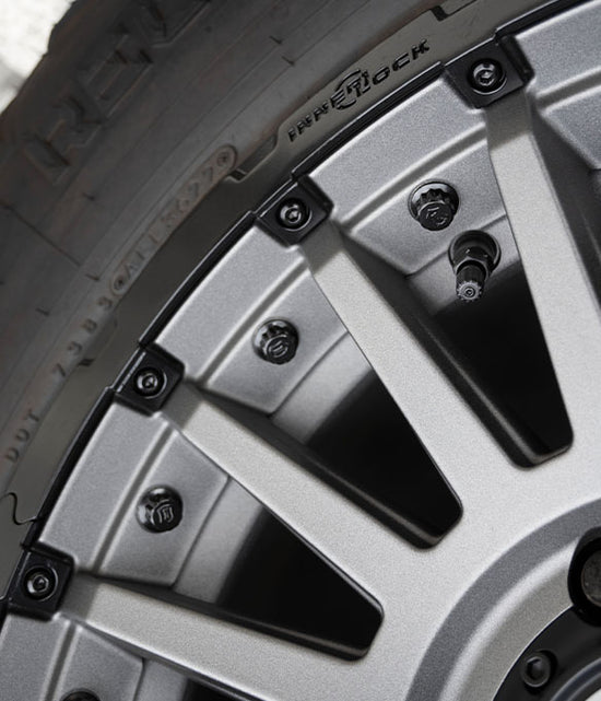 ICON Shield-Logo FlexFit Hat – L/XL